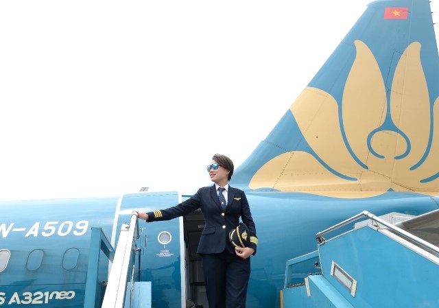 [Tết 2023] Nữ cơ trưởng đầu tiên của HKVN: Hành trình đầy đam mê và ...