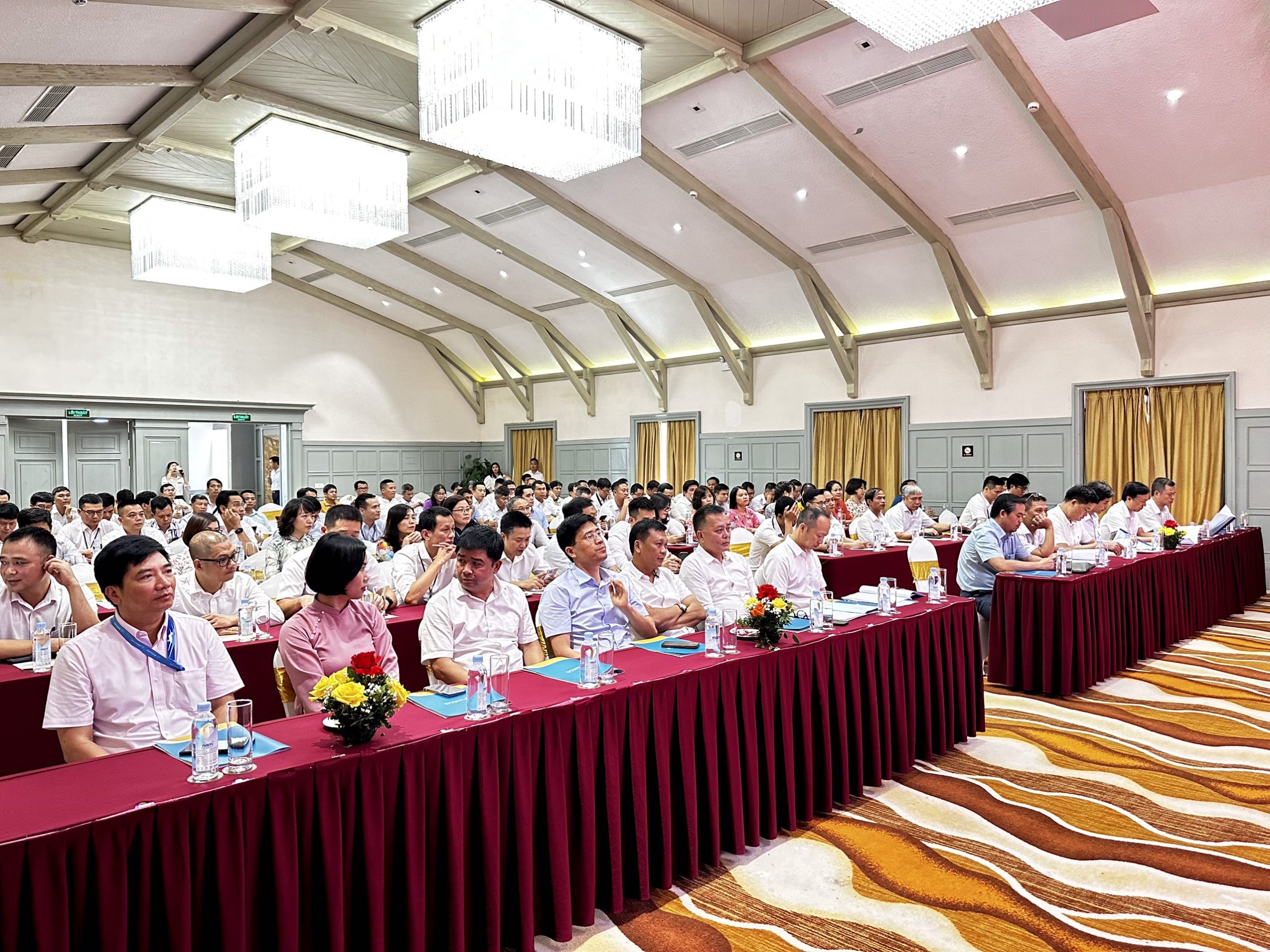 Dâng trào cảm xúc khi nhận lịch bay bổ sung… – Spirit Vietnam Airlines