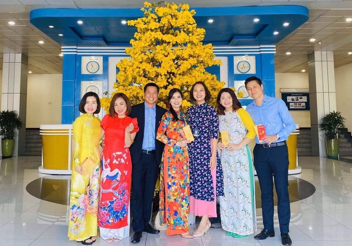 [Tết Giáp Thìn] Đằng sau những chuyến bay chở “Tết” cho mọi nhà ...