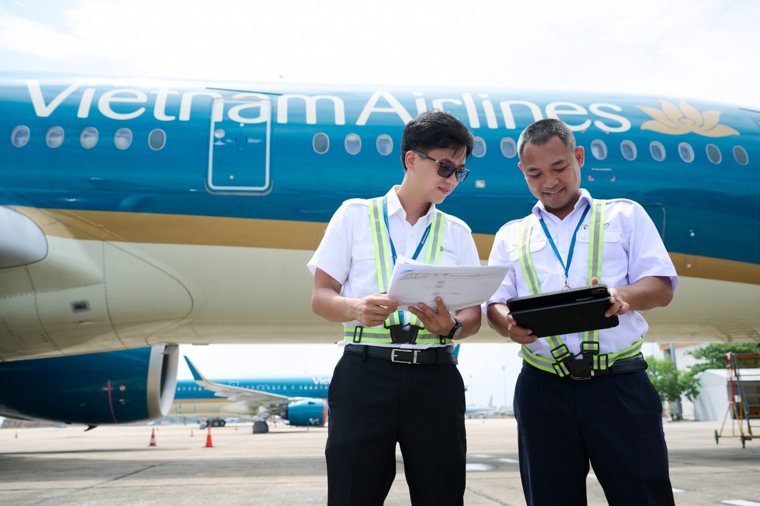 [30 năm Tổng công ty] VAECO – VNA: Sát cánh bay cao – Spirit Vietnam ...