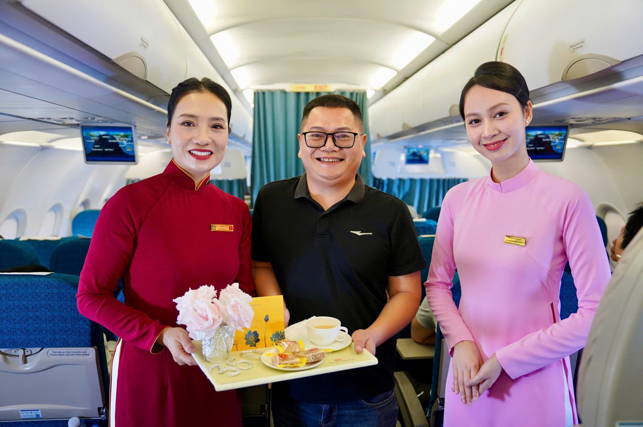 Vietnam Airlines đón hành khách thứ 350 triệu sau 30 năm thành lập ...