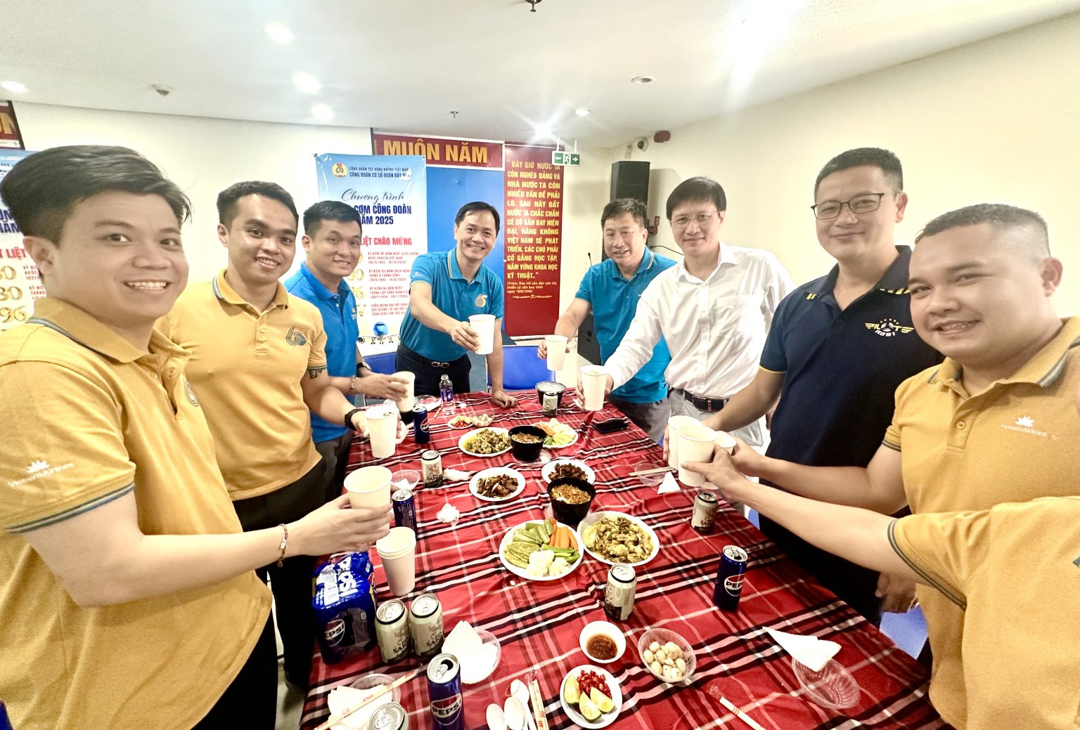 “Bữa cơm Công đoàn 2025” – Mát lành ẩm thực, ấm áp nghĩa tình – Spirit ...