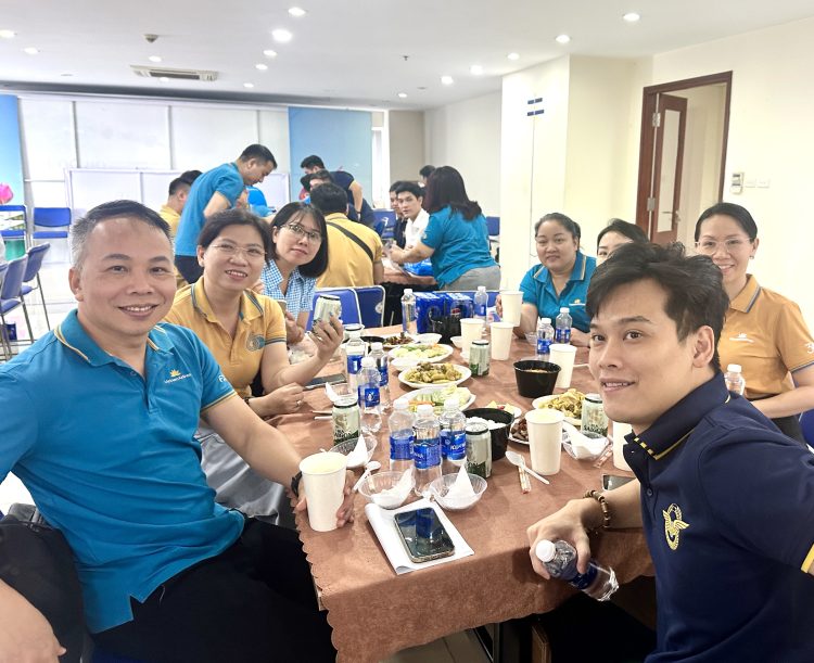 “Bữa cơm Công đoàn 2025” – Mát lành ẩm thực, ấm áp nghĩa tình – Spirit ...