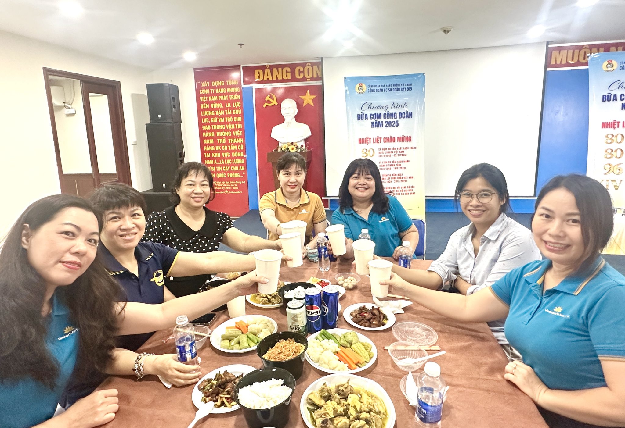 “Bữa cơm Công đoàn 2025” – Mát lành ẩm thực, ấm áp nghĩa tình – Spirit ...